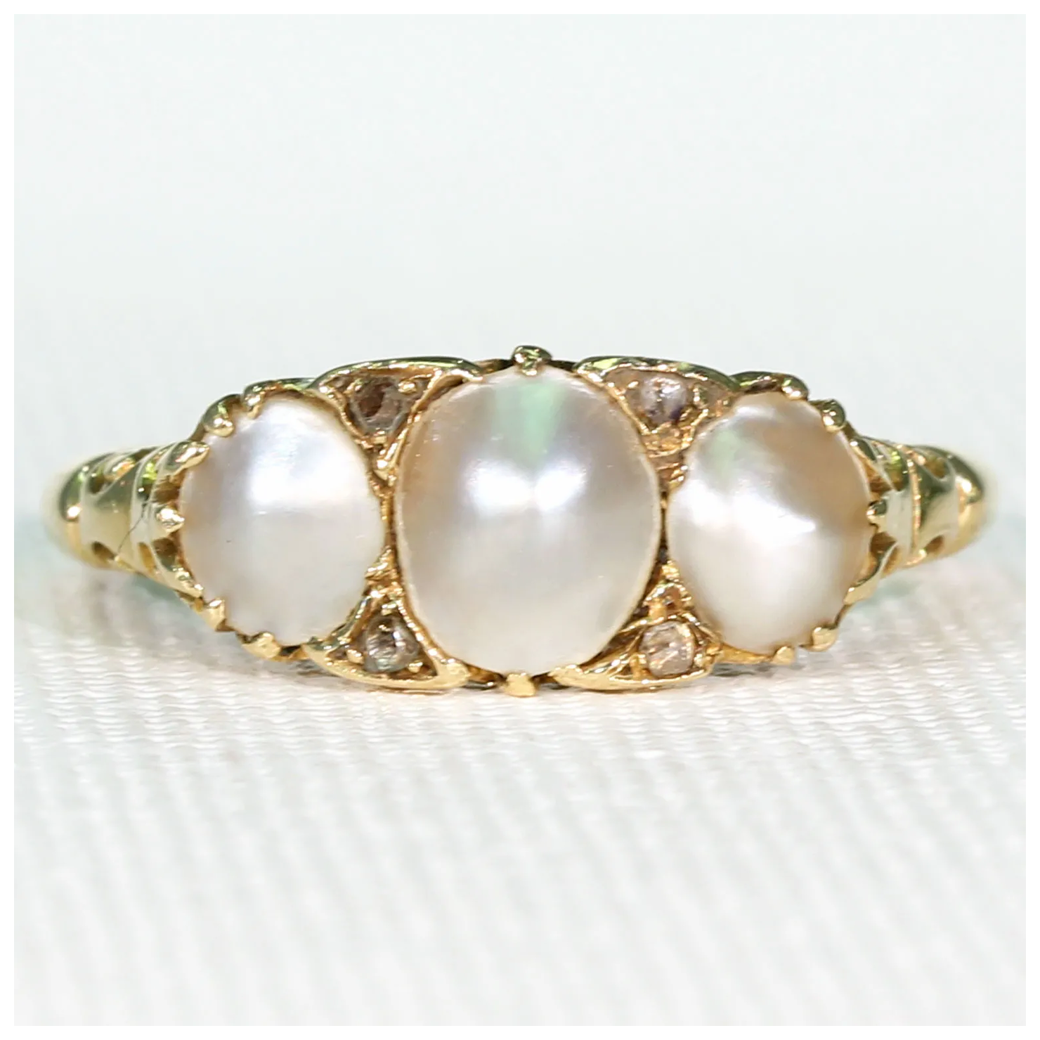 Blister pearl ring store